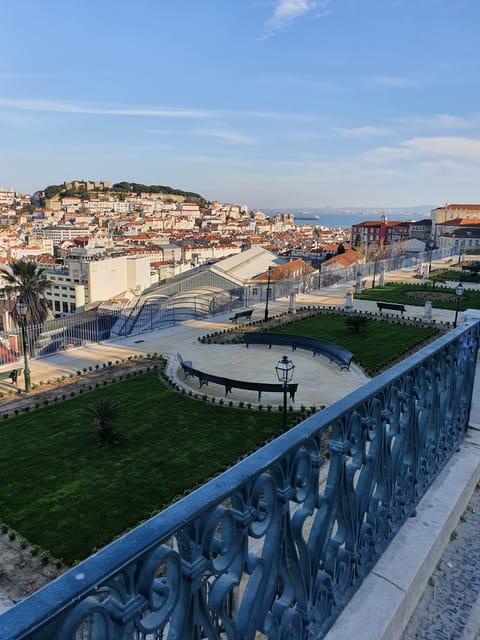 Lisbona: tour privato in tuk tuk elettrico dei sette colli | GetYourGuide