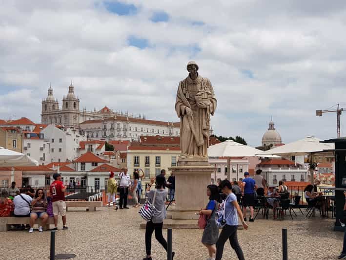 Lisbona: tour privato in tuk tuk elettrico dei sette colli | GetYourGuide