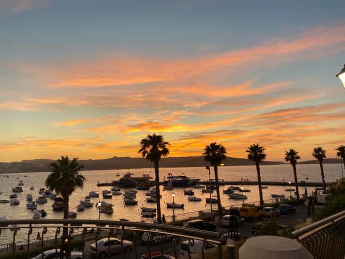 Bugibba: Mavi Lagün Yüzme Durağı ile Manzaralı Gün Batımı Gezisi ...