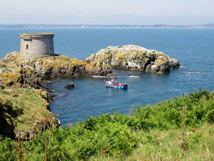 Dublin: Howth Coastal Boat Tour mit Ireland's Eye Ferries | GetYourGuide