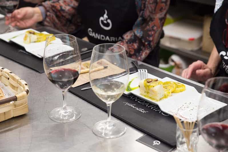 San Sebastián: Auténtica Clase de Cocina Vasca | GetYourGuide