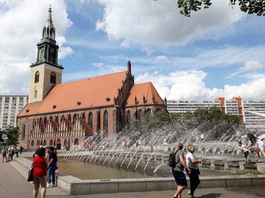 Berlin: Berlin History, Self-guided Family Tour for Kids | GetYourGuide