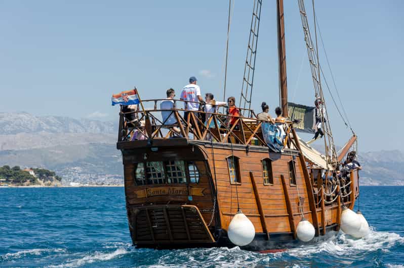 Barco Pirata "Santa María" de Columbo - Visita panorámica de Split ...