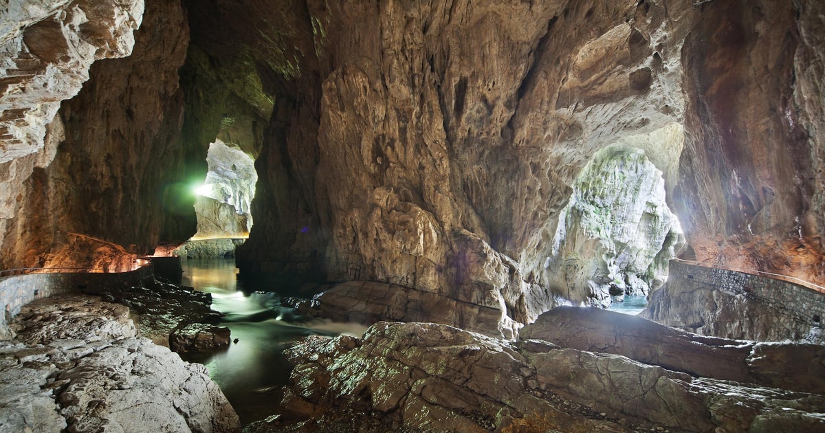 Škocjan caves and Lipica stud farm from Bohinj | GetYourGuide