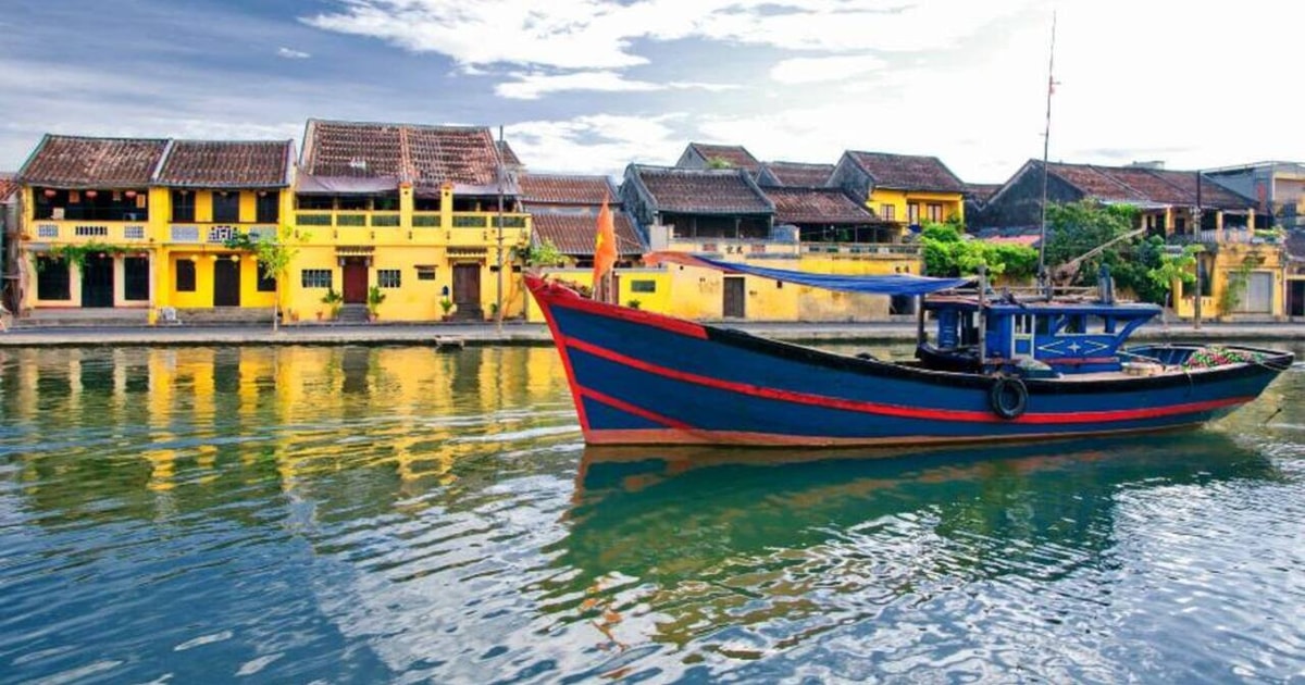 Hoi An: Traditional Boat Tour on Thu Bon River | GetYourGuide