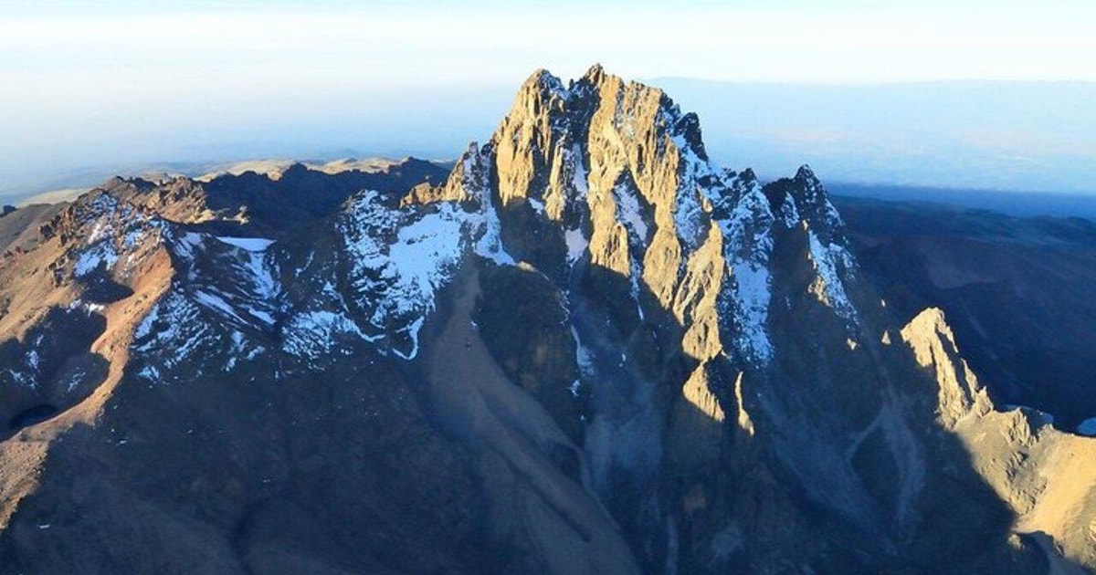 Monte Kenya: percorso di trekking guidato sul Sirimon | GetYourGuide