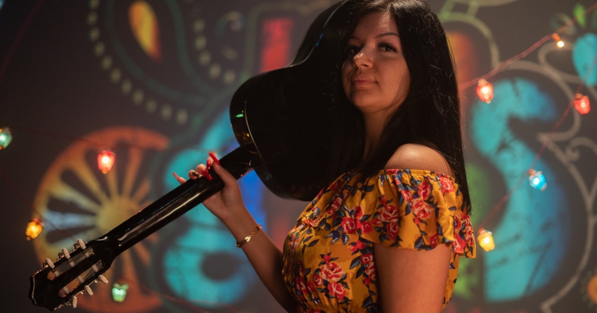 Like the Gypsies: A colourful extravaganza in Budapest | GetYourGuide