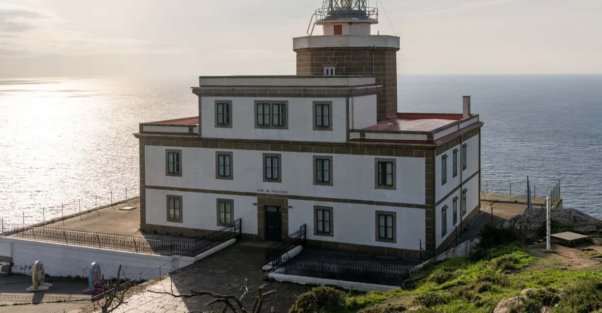 Desde Santiago: Excursión al Atardecer desde el Faro de Finisterre ...