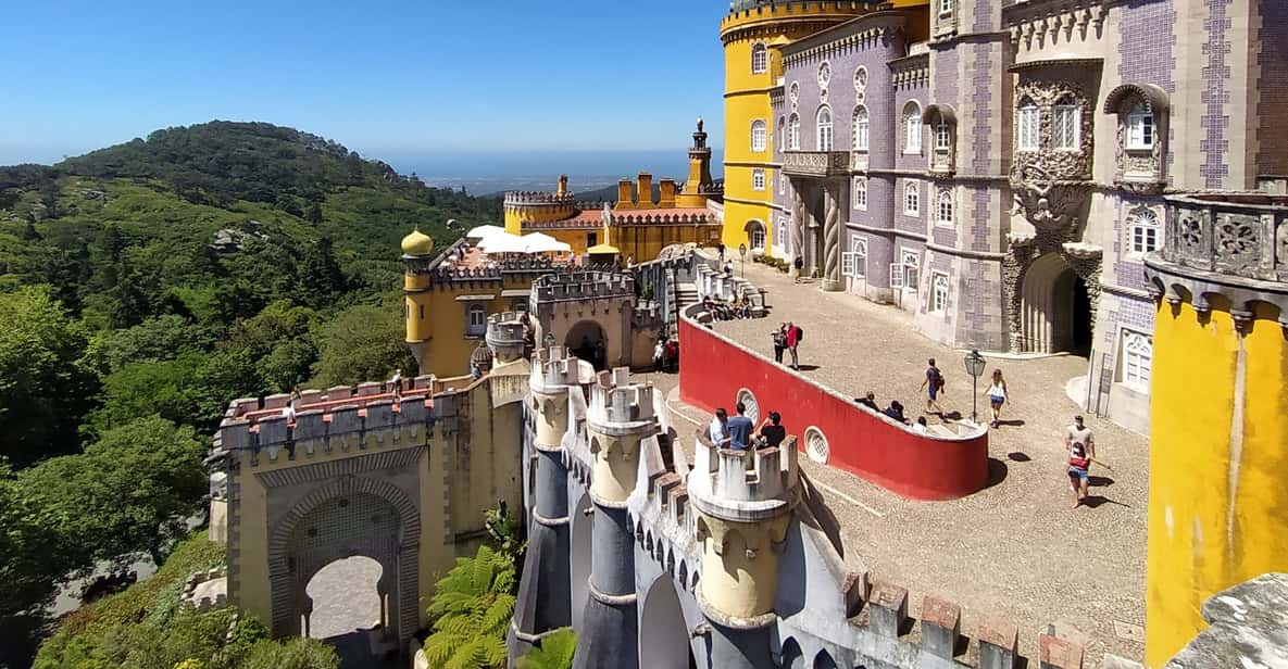Sintra: Excursión de un día con un paseo por la naturaleza | GetYourGuide