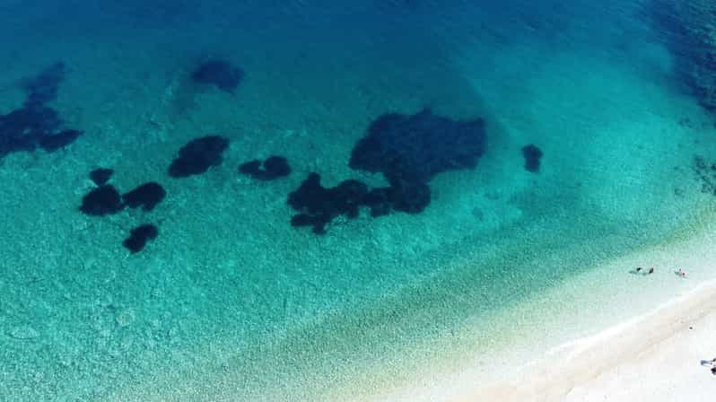 Clare: viaggio in motoscafo e snorkeling sull'isola di Sazan e ...