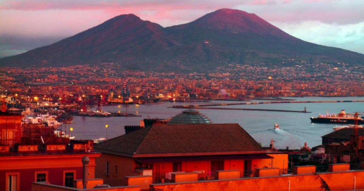 From Pompeii: Mount Vesuvius Roundtrip Bus Transfer | GetYourGuide