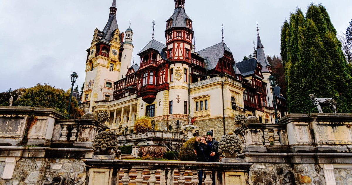 Desde Bucarest: Excursión Privada de un Día a Peles y el Castillo de ...