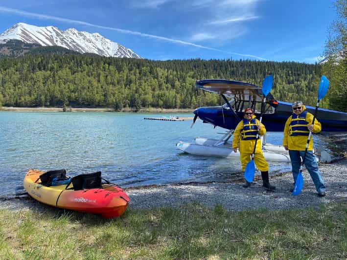Moose Pass: Excursión de 2 días por el lago Grant, en kayak y en yurta ...