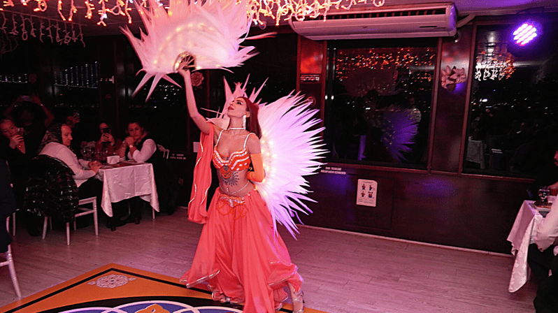 Istanbul: Bosphorus Dinner Cruise with Drinks & Turkish Show | GetYourGuide