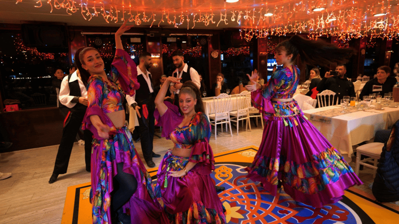 Istanbul: Bosphorus Dinner Cruise with Drinks & Turkish Show | GetYourGuide