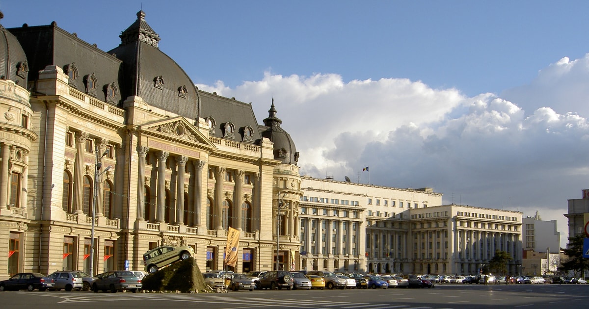 Bukarest: Stadens höjdpunkter Guidad stadsvandring | GetYourGuide