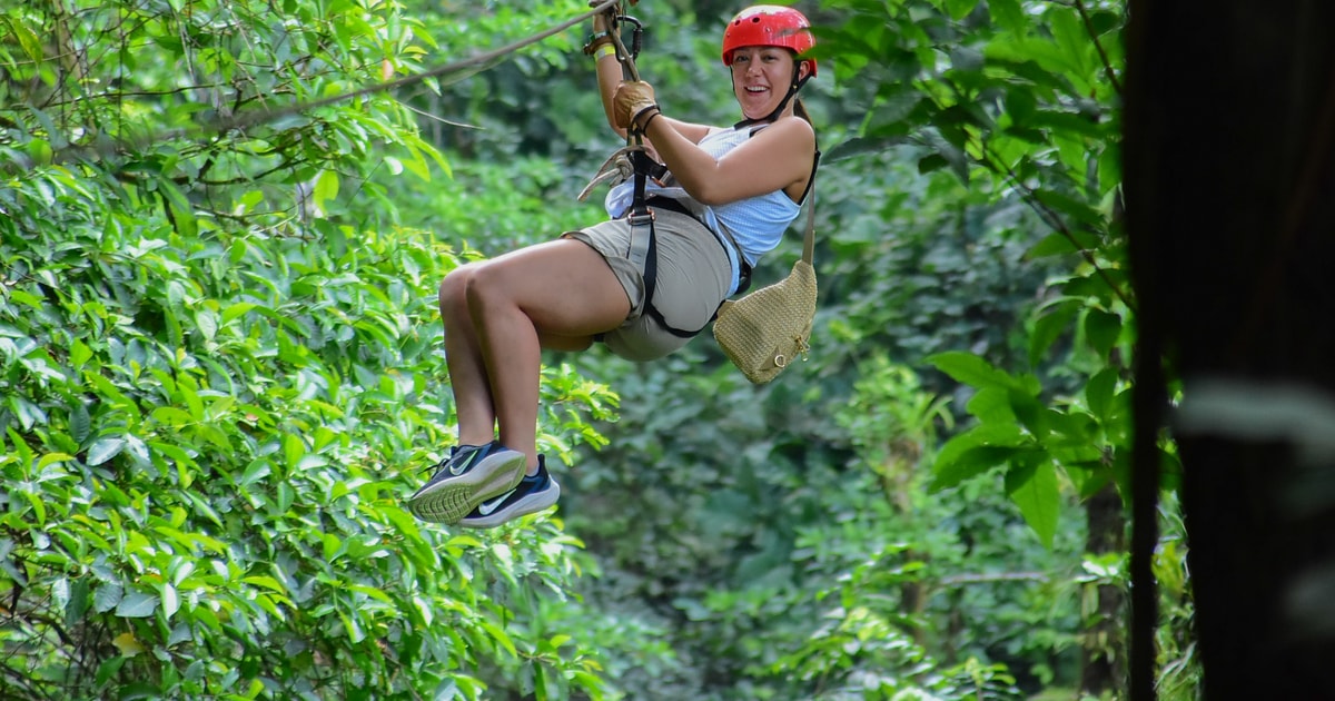 La Fortuna: Arenal Ecoglide Park Canopy Tour s průvodcem | GetYourGuide