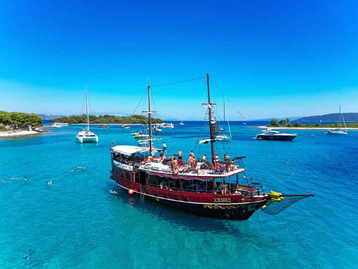 Split: Crucero en barco pirata por la Laguna Azul con almuerzo y ...