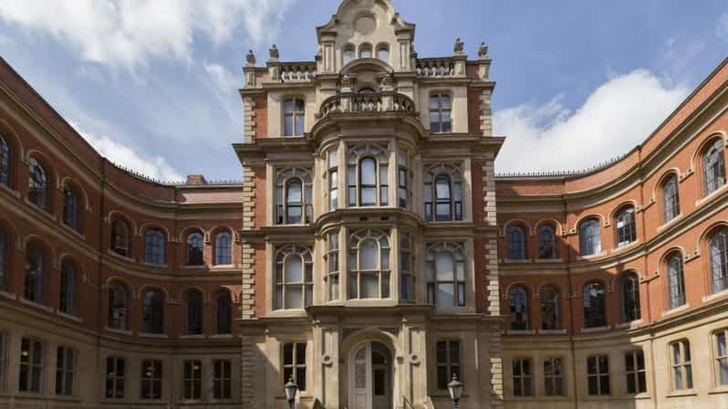 Nottingham: Self-Guided Walk & Interactive Treasure Hunt | GetYourGuide