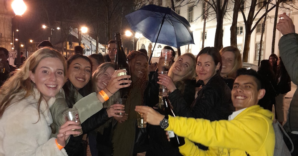 Porto: Plimbare ghidată prin oraș cu intrare în club | GetYourGuide