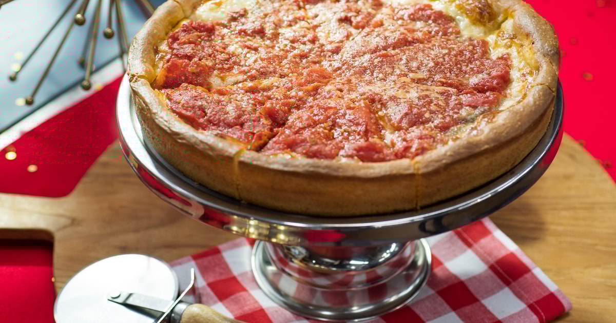 Chicago: Gangsters and Food Tasting Walking Tour | GetYourGuide