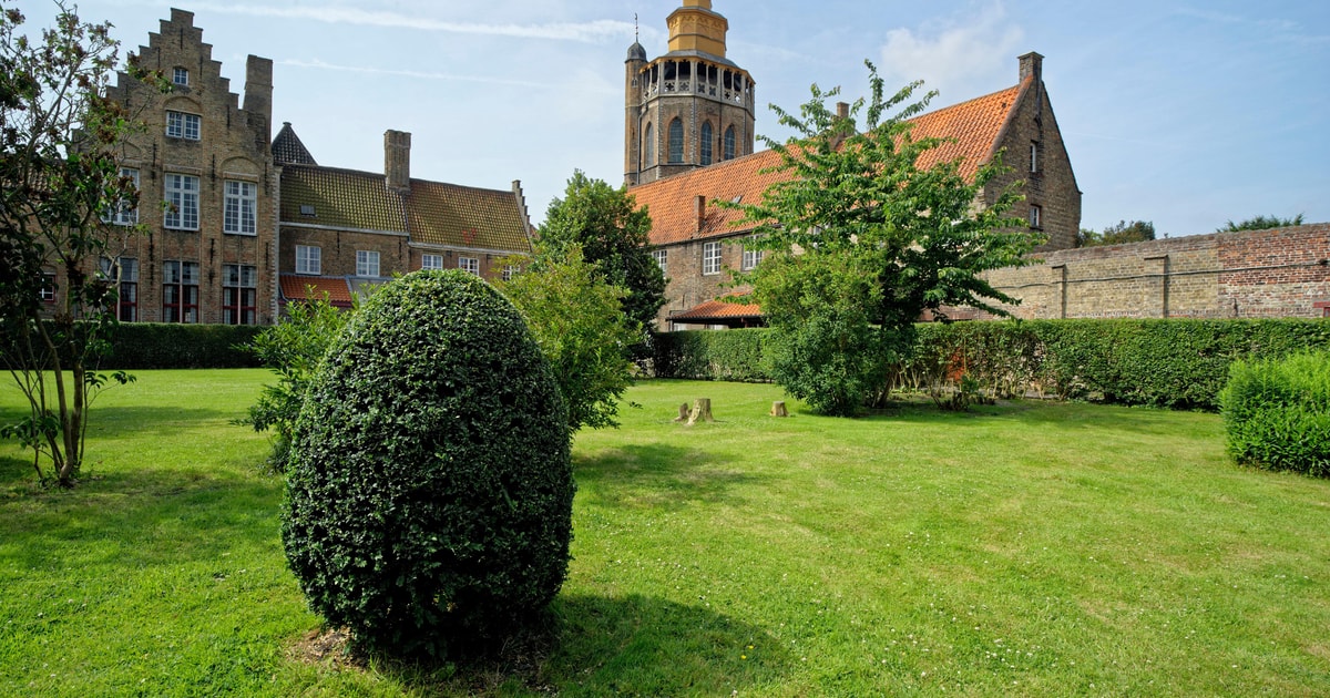 Brugge: toegangskaarten Adornesdomein en Jeruzalemkapel | GetYourGuide