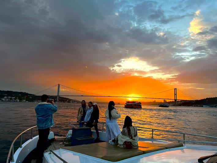 Istanbul: Sunset Luxury Yacht Cruise on Bosphorus with Guide | GetYourGuide