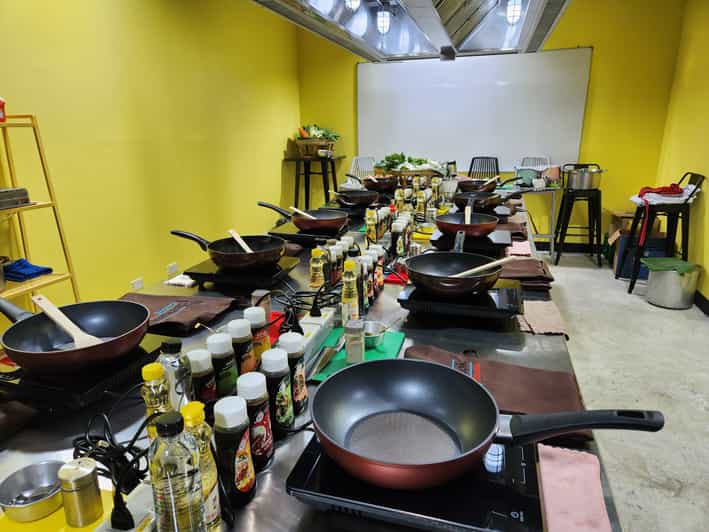 Bangkok: Thai Cooking Class at Bangkok Cooking Studio | GetYourGuide