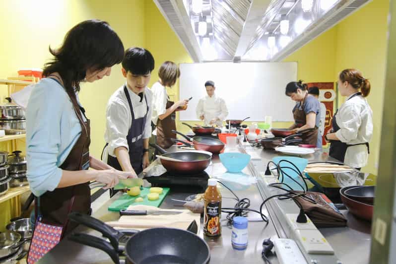 Bangkok: Thai Cooking Class at Bangkok Cooking Studio | GetYourGuide