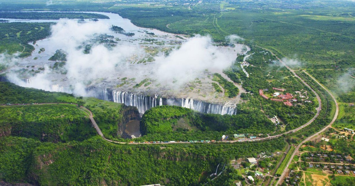 Victoria Falls: Scenic Day Tour, Lunch and Helicopter Flight | GetYourGuide