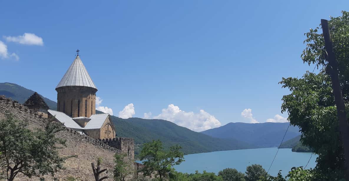 Reise zum Großen Kaukasus-Gebirge - Kasbegi | GetYourGuide