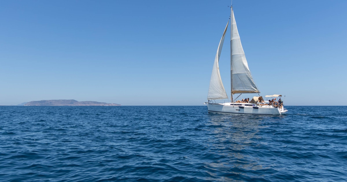 Desde Trapani: Excursión en velero privado a Favignana y Levanzo ...