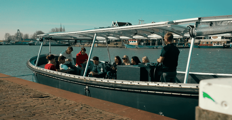 Volendam: Lake cruise | GetYourGuide