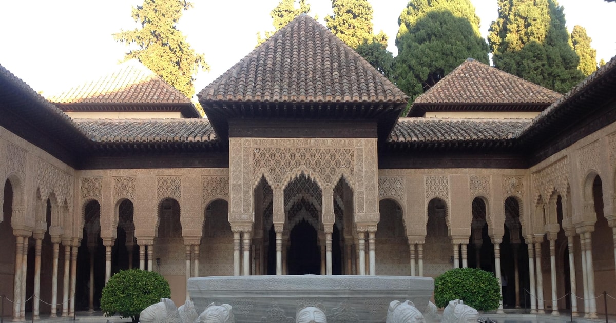 Nerja/Torrox/Almuñécar: Granada Day Trip with Alhambra | GetYourGuide