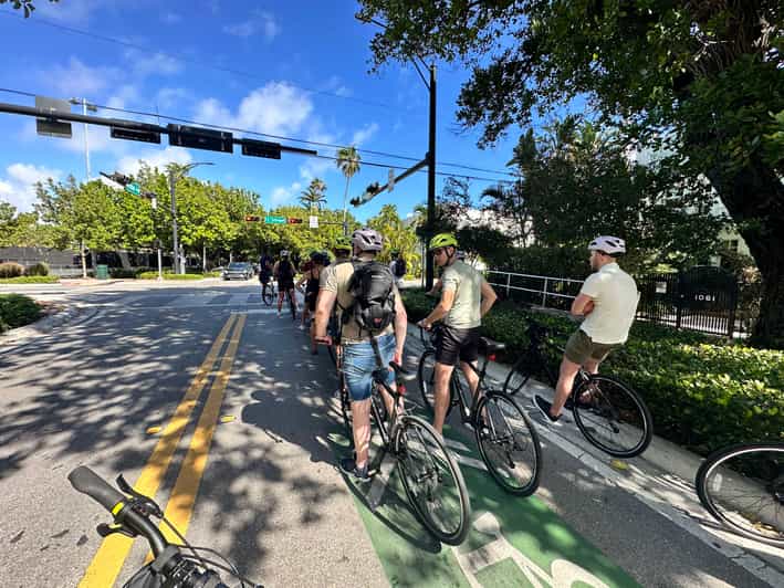 Miami Beach Bike or eBike Rentals with map | GetYourGuide