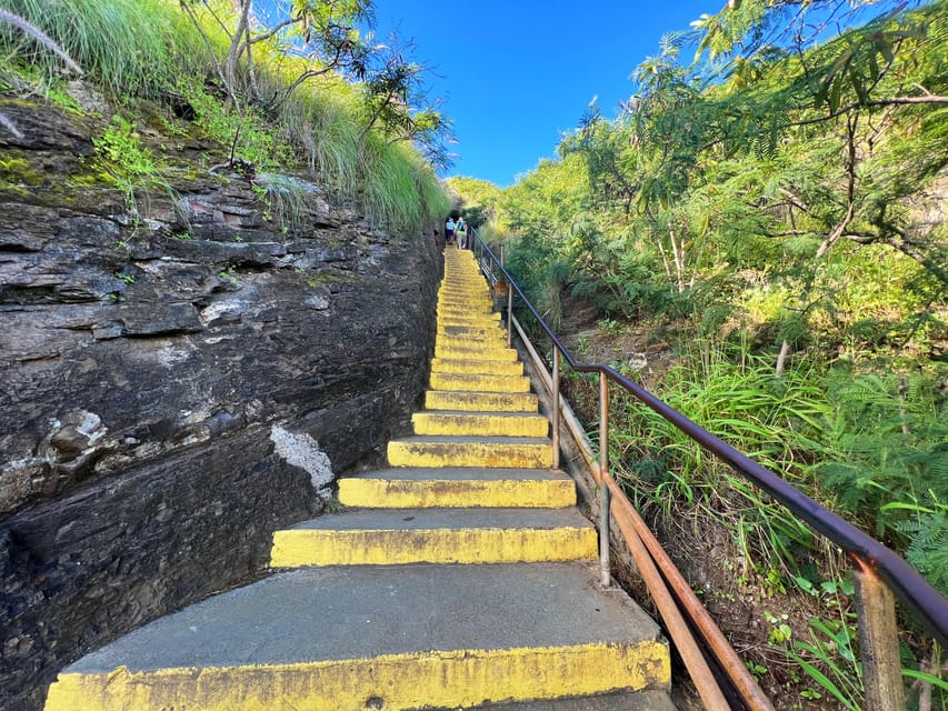 Oahu: Diamond Head Crater Trailhead Transfer & Entry Fee | GetYourGuide