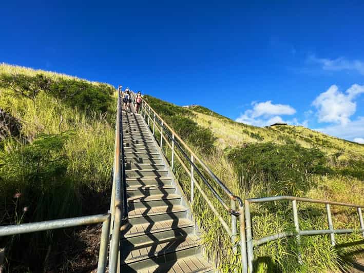 Oahu: Diamond Head Crater Trailhead Transfer & Entry Fee | GetYourGuide