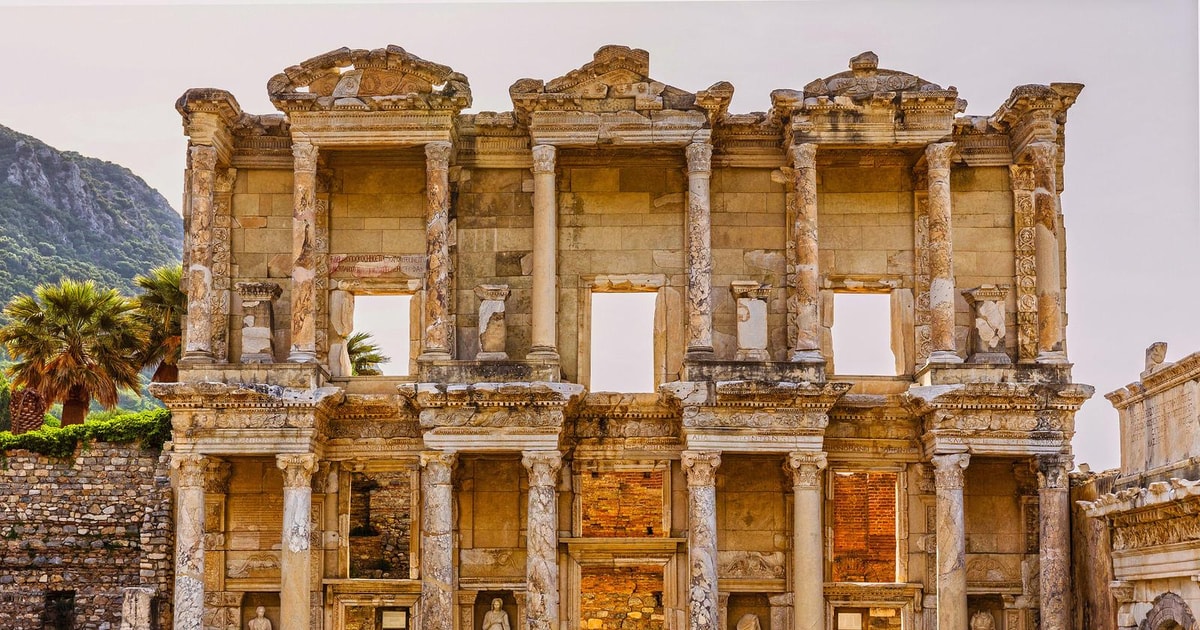 Da Kusadasi: giro turistico guidato di Efeso con pranzo | GetYourGuide