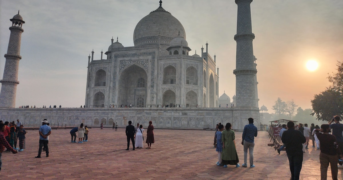 Delhi: Agra Fort and Taj Mahal Day Trip with Tickets & Lunch | GetYourGuide