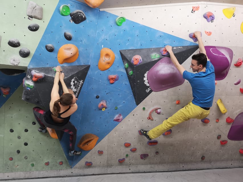 Zürich: Instructed Bouldering Session at a local gym. | GetYourGuide
