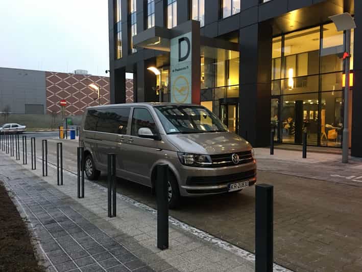 Soukromý transfer z letiště Krakow Balice a na něj | GetYourGuide