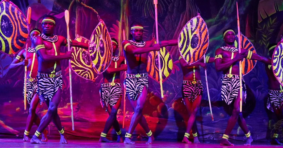 Nairobi: Cabaret Show with Dinner at Safari Park Hotel | GetYourGuide