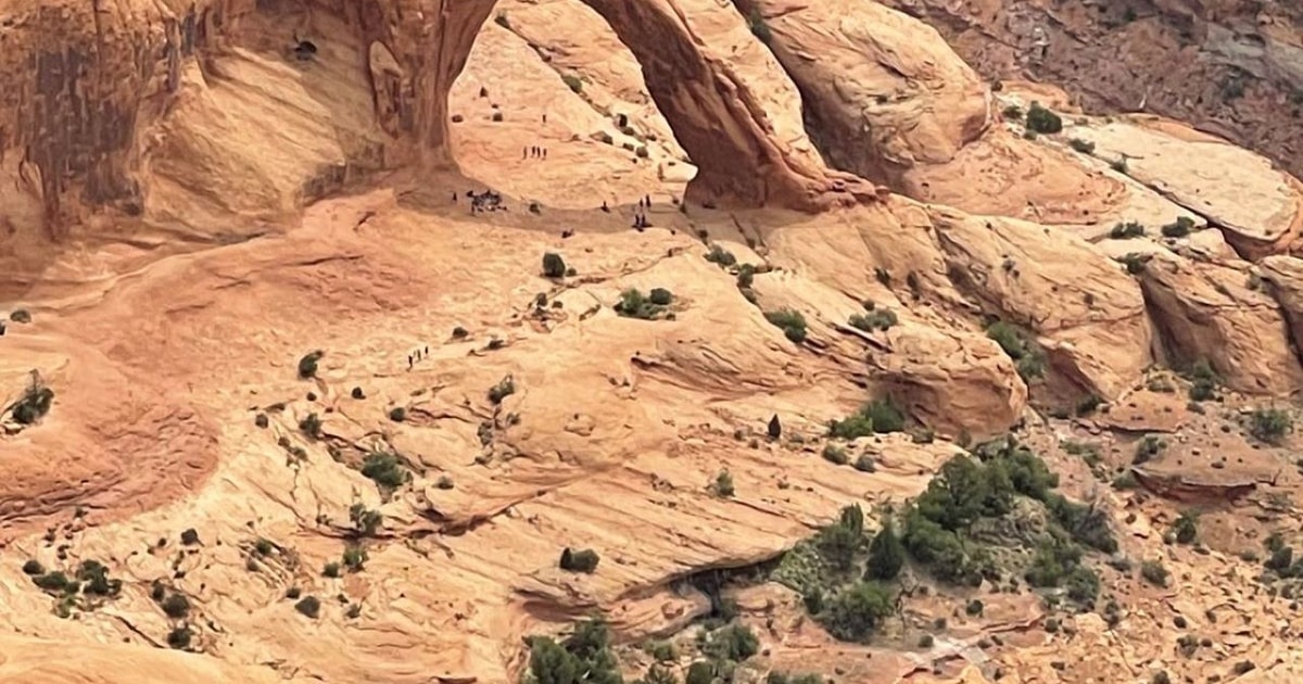 Moab: Arches Backcountry Helicopter Flight | GetYourGuide
