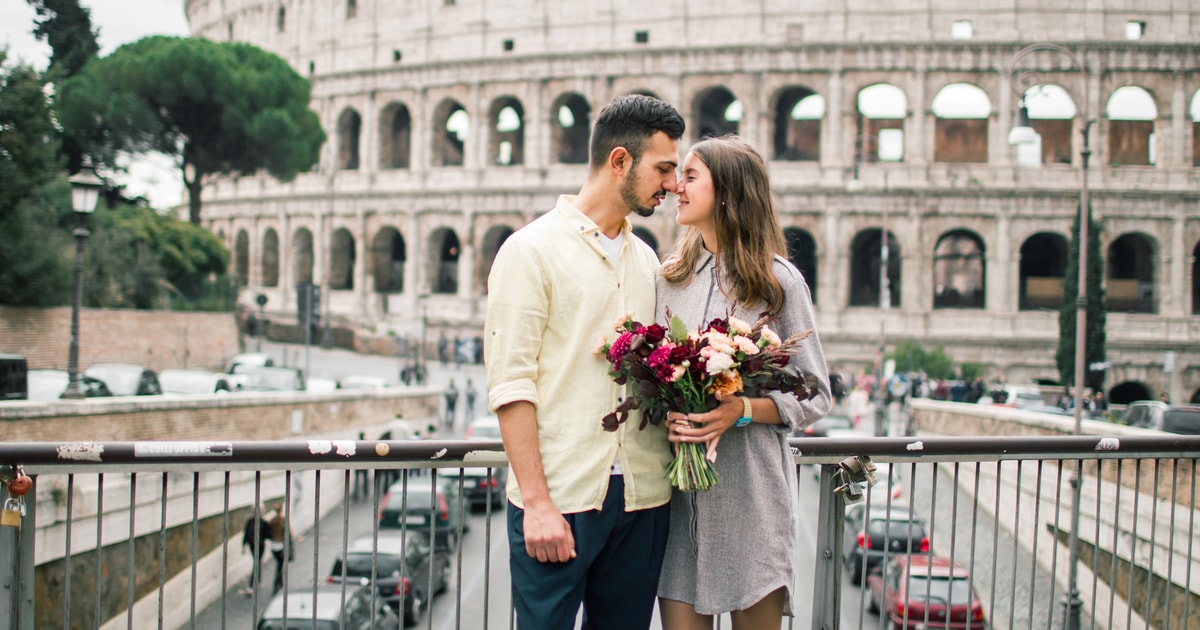 Roma: Servizio fotografico professionale fuori dal Colosseo | GetYourGuide