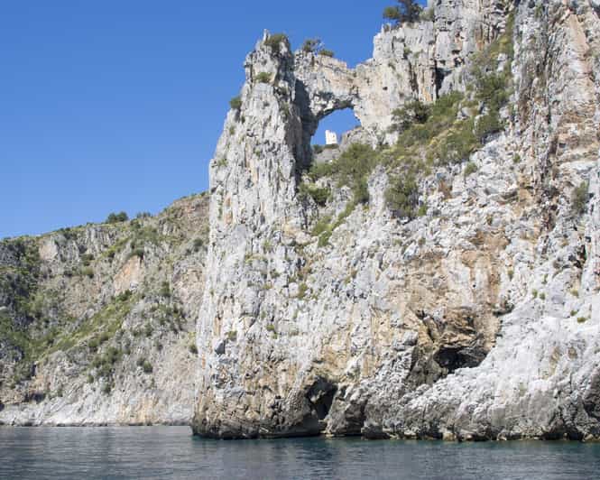 Palinuro: Paseo en Barco por la Costa y Visita a la Gruta Azul ...