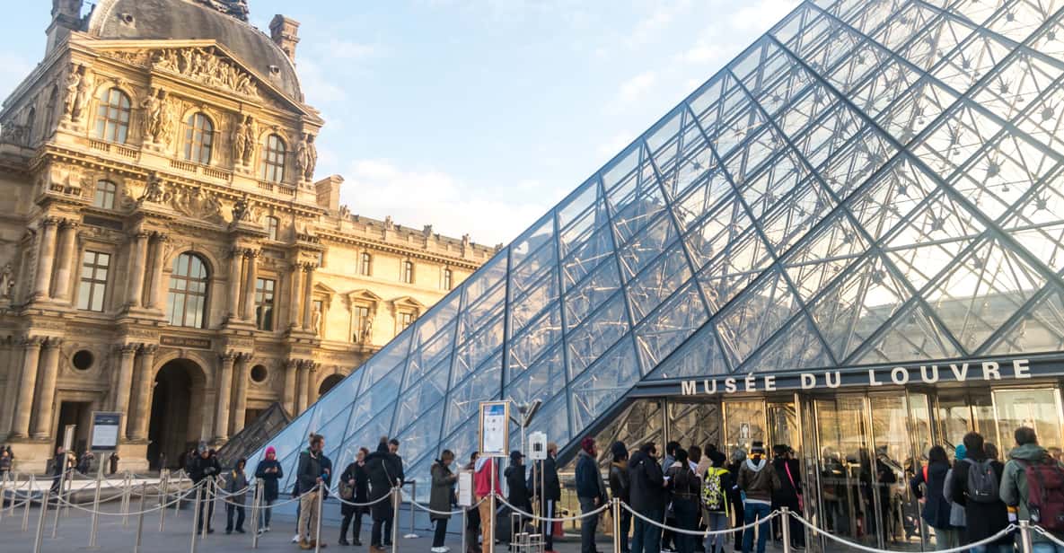 Paris: Louvre Museum Guided Tour with Seine Cruise Discount | GetYourGuide