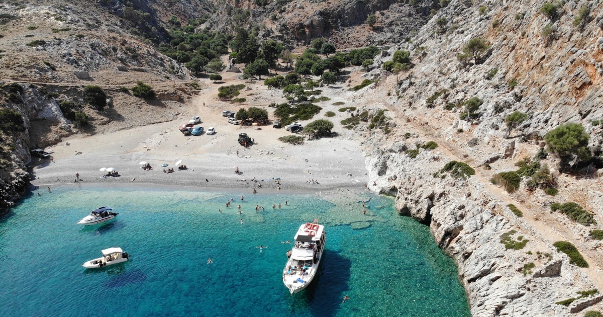 Chania: Menies Beach & Chironisia Bay kryssning med snorkling ...