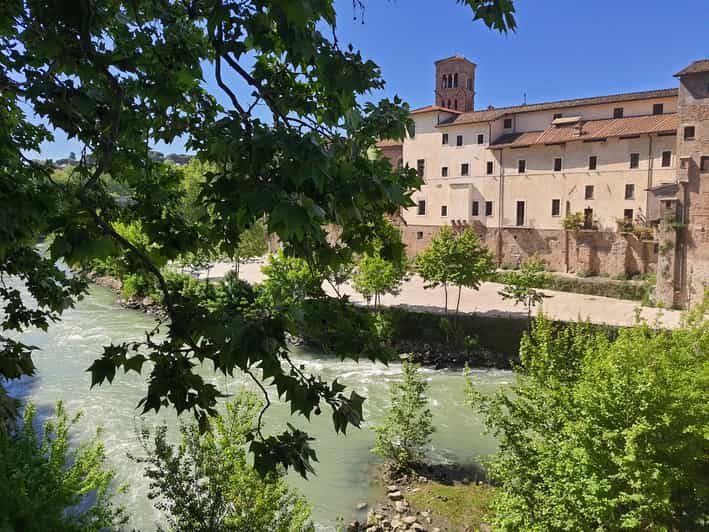 Rome: Colosseum, Circus Maximus, Forum & Ancient Rome Tour | GetYourGuide