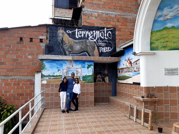 Medellin: Tour Pablo Escobar Privado Con Guia Local | GetYourGuide