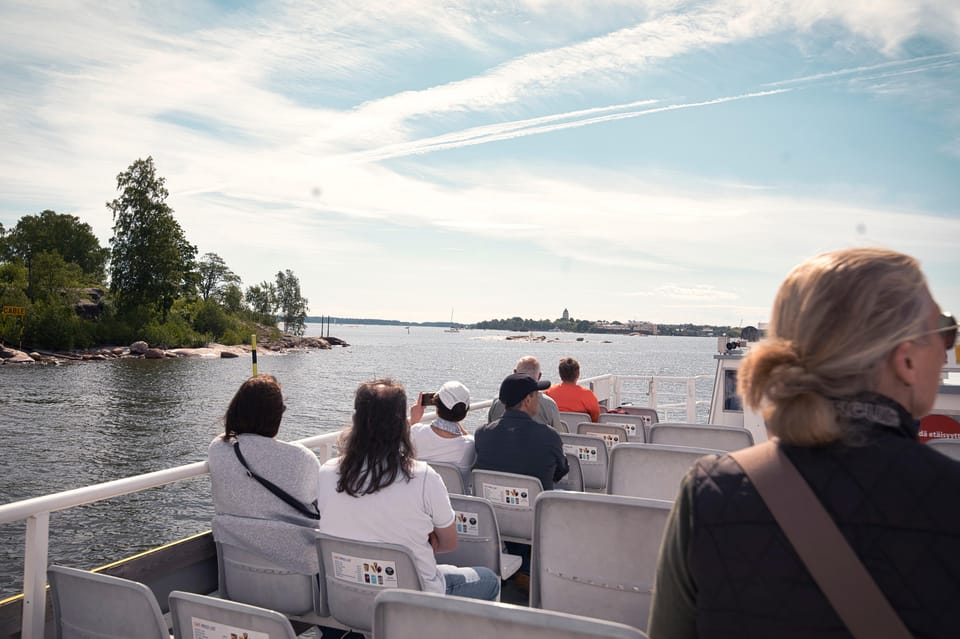 Helsinki: Hop-On-Hop-Off-Bustour & Stadtrundfahrt mit Highlights ...